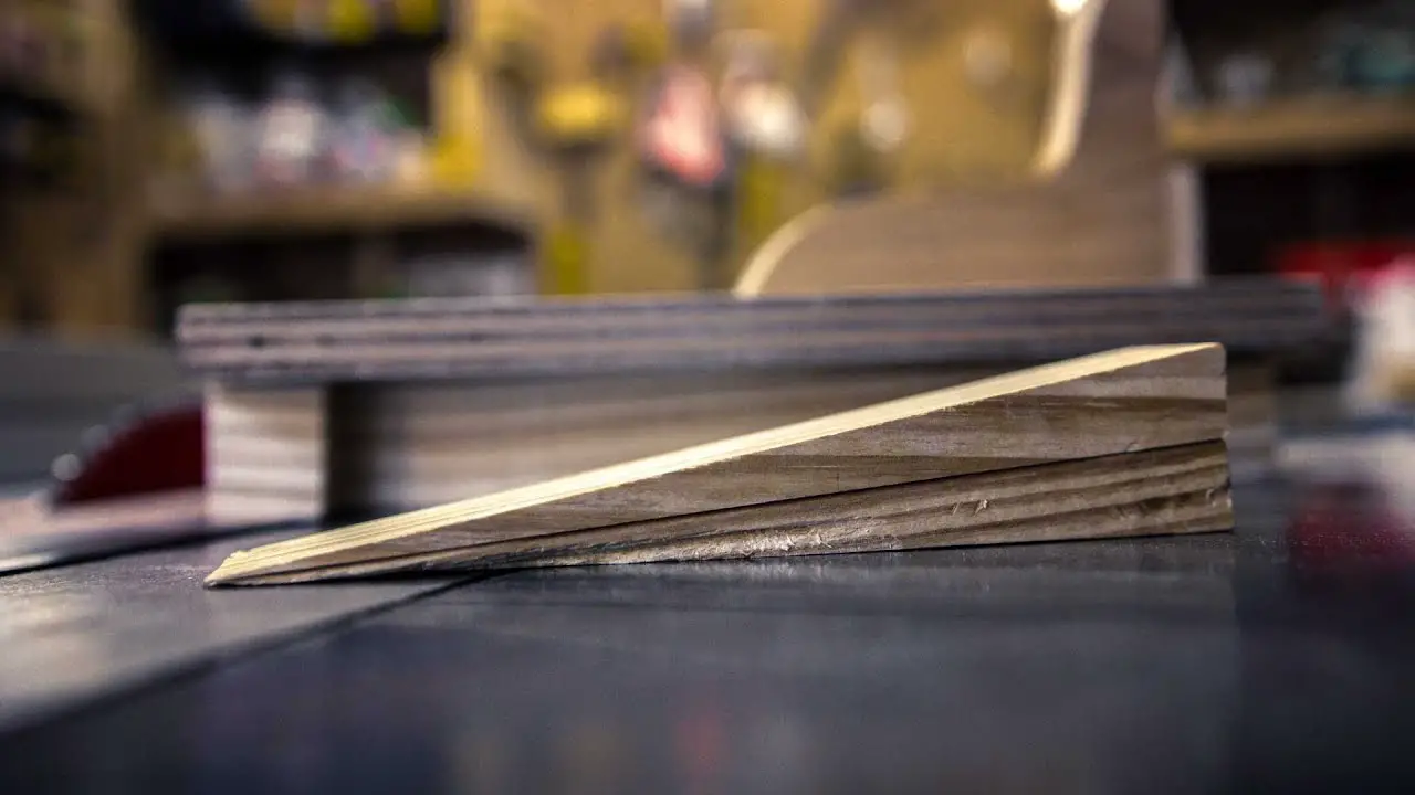 How To Cut Wooden Wedges By Hand - Best Saw Guidee