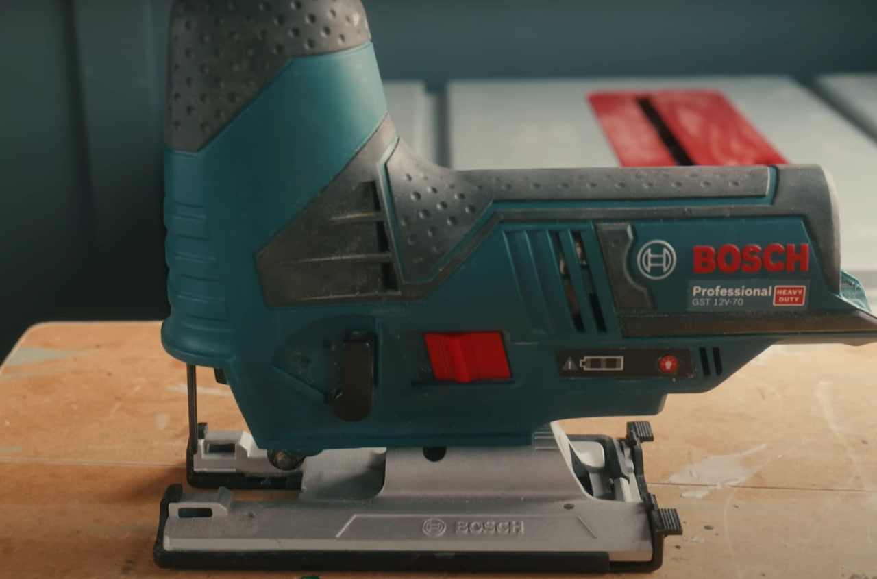 How To Cut A Straight Line With A Jigsaw - 5 Easy Tips - Best Saw Guidee