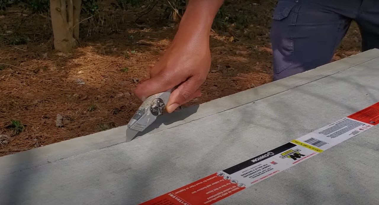 How To Cut Hardie Board With A Skill Saw? [The Best Way For Cutting ...